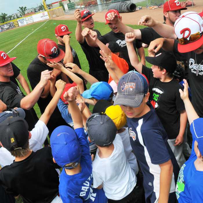 Dawgs Baseball Camps